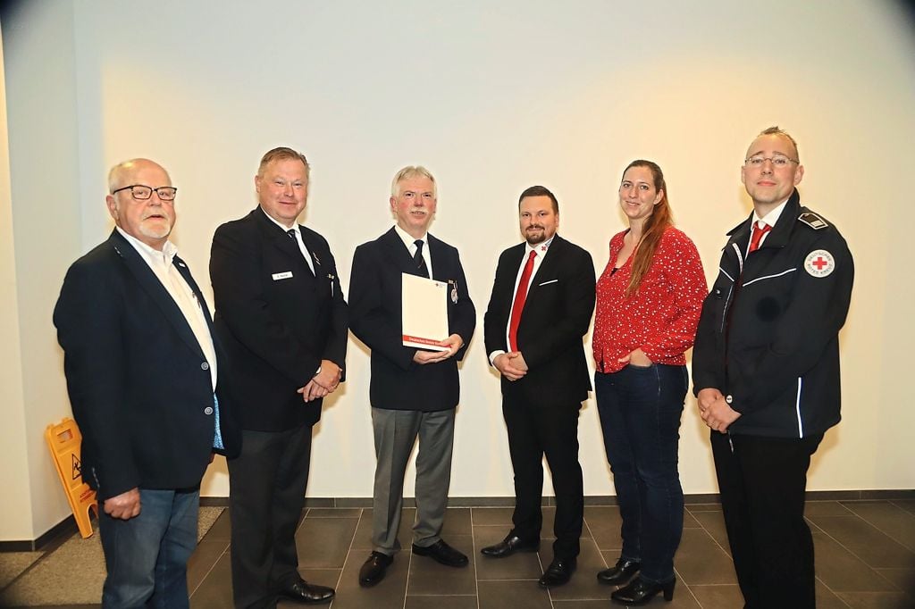 Konrad Lüke erhält Ehrenzeichen