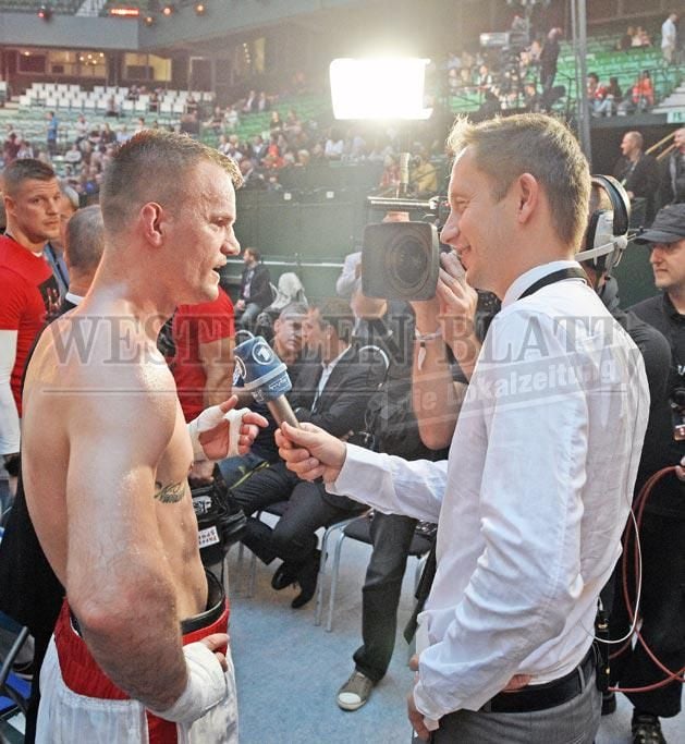 Bielefelder Boxer Besar Nimani gewinnt in Halle/W. gegen Ferenc Albert