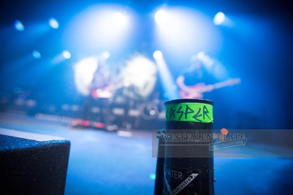 Casper rap-rockt den Ringlokschuppen beim »Zurück Zuhause«-Festival