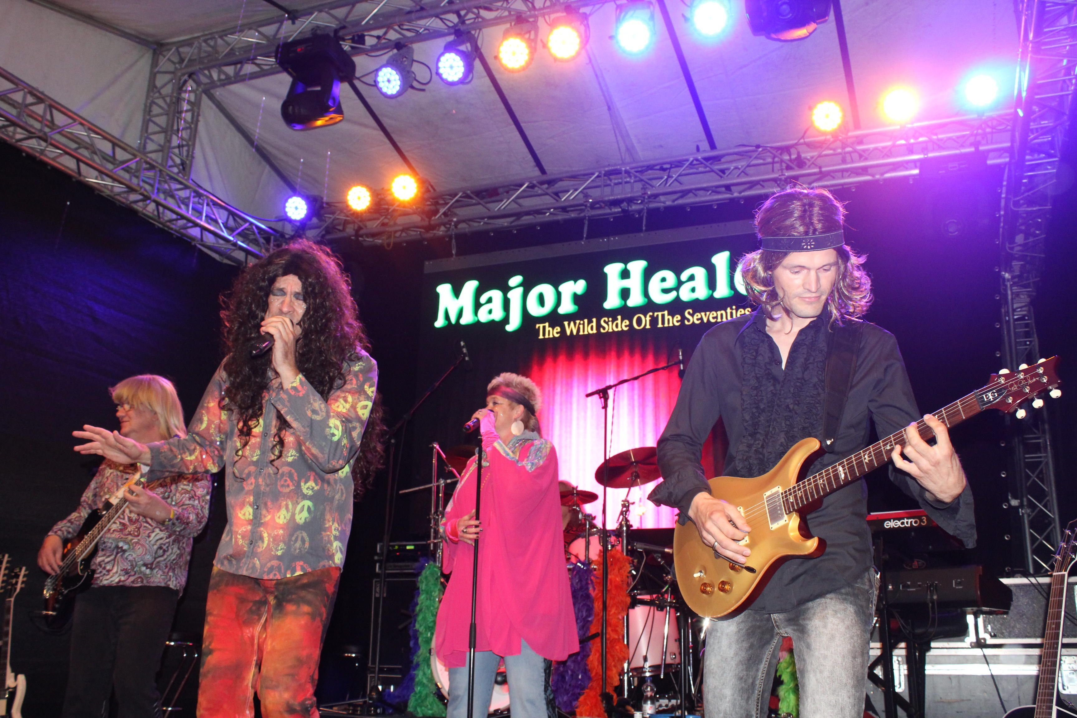 Major Healey rocken den Bierbrunnen-Samstag