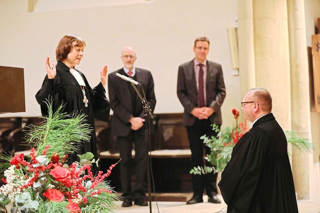Wegweisend geerdet: Festliche Einführung des Superintendenten Holger ...