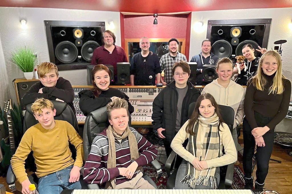 Nachwuchs-Songwriter lernen mit bekannten Sängern ihr Handwerk