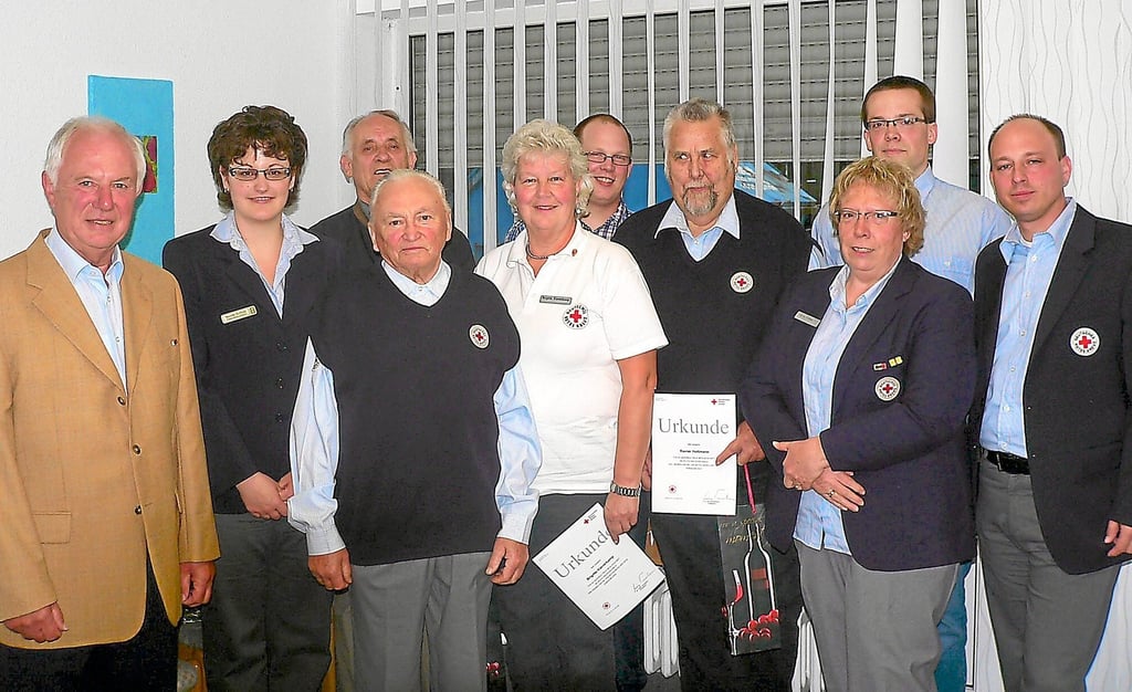 DRK ehrt treue Mitglieder