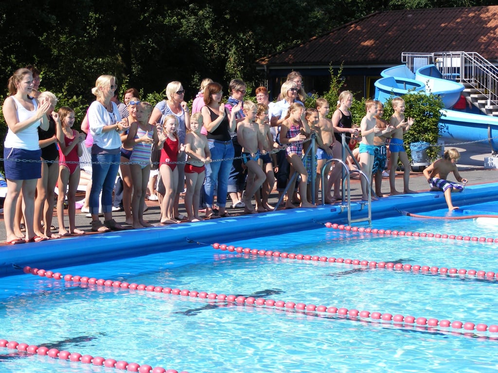 Saisonabschluss und DLRG-Ortsmeisterschaft im Freibad