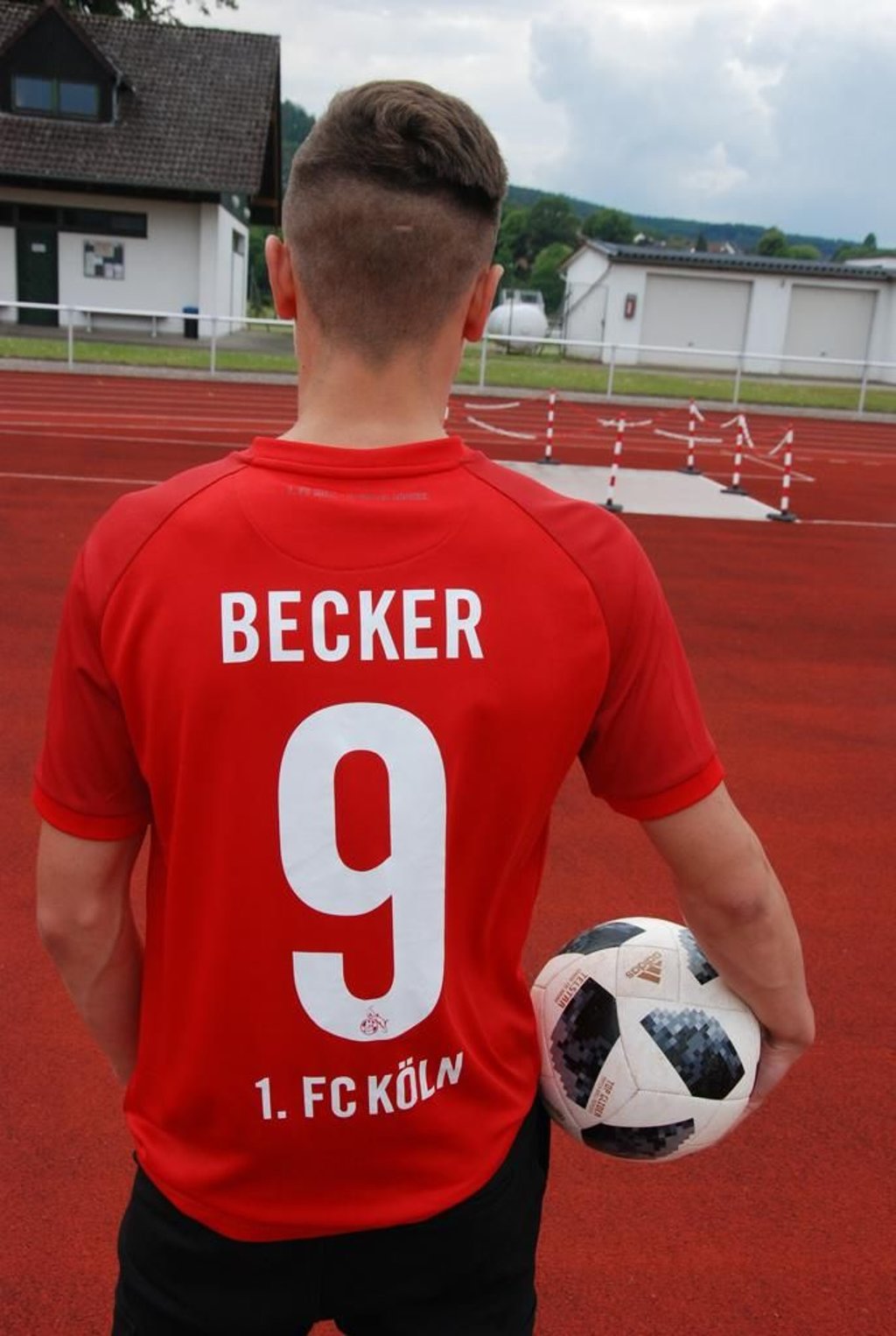 Höxteraner Marlon Becker geht ins Fußballinternat nach Köln