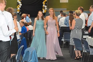 Abiturienten des JHG Senden feiern Ball und Entlassung