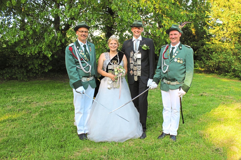 Wenigstens Schmuck am Kreisverkehr