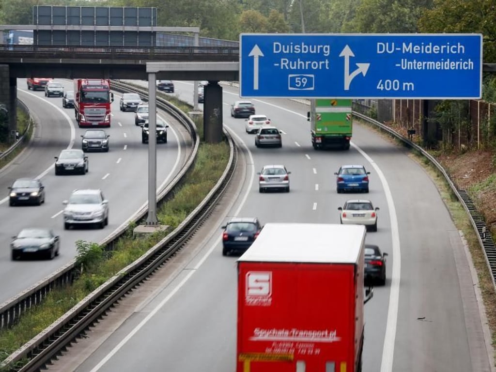 A 59 bleibt voll gesperrt: Spalt am Brückenübergang