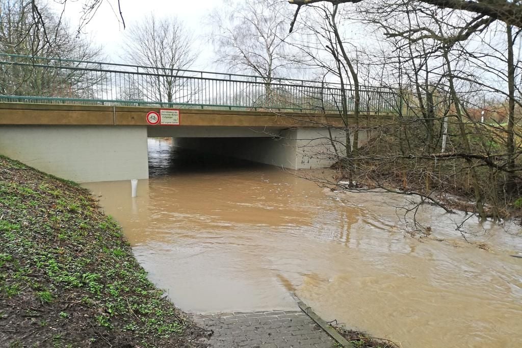 Streichwehr wird abgesenkt
