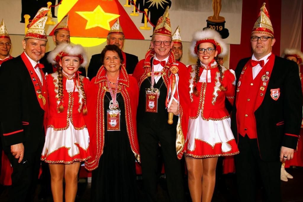 Roter Teppich für das neue Bentfelder Prinzenpaar