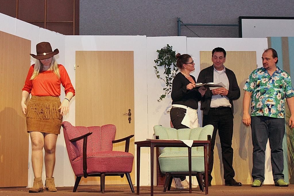 Ein Theaterstück mit sechs Türen