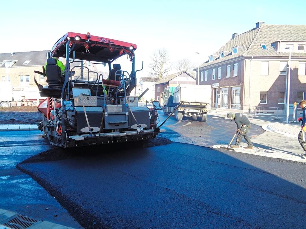 Die finale Asphaltdecke ist drauf