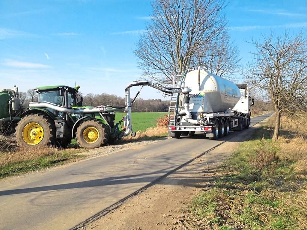 fährt der Bauer Gülle