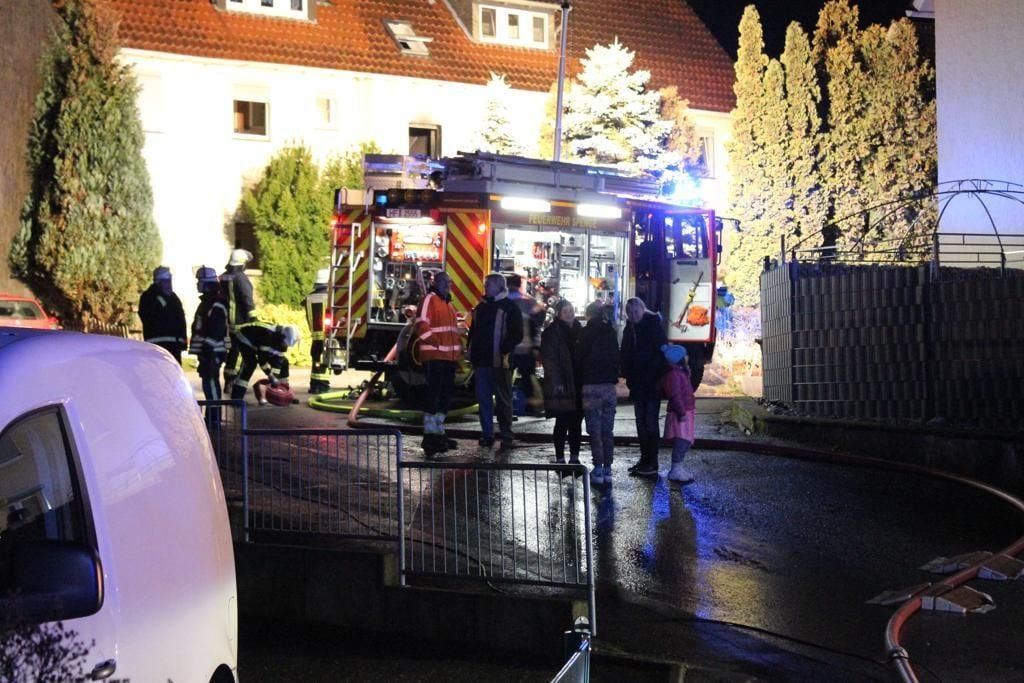 Vier Menschen aus brennendem Haus gerettet