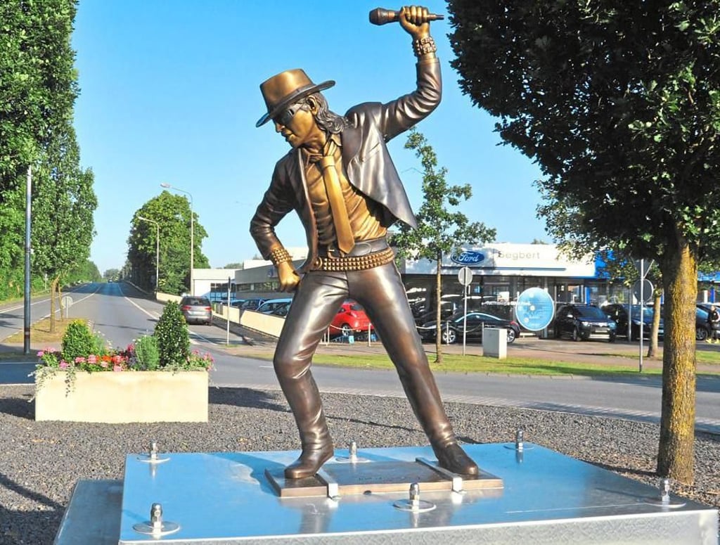 „Peinlicher Lindenzwerg“ auf dem Kreisel