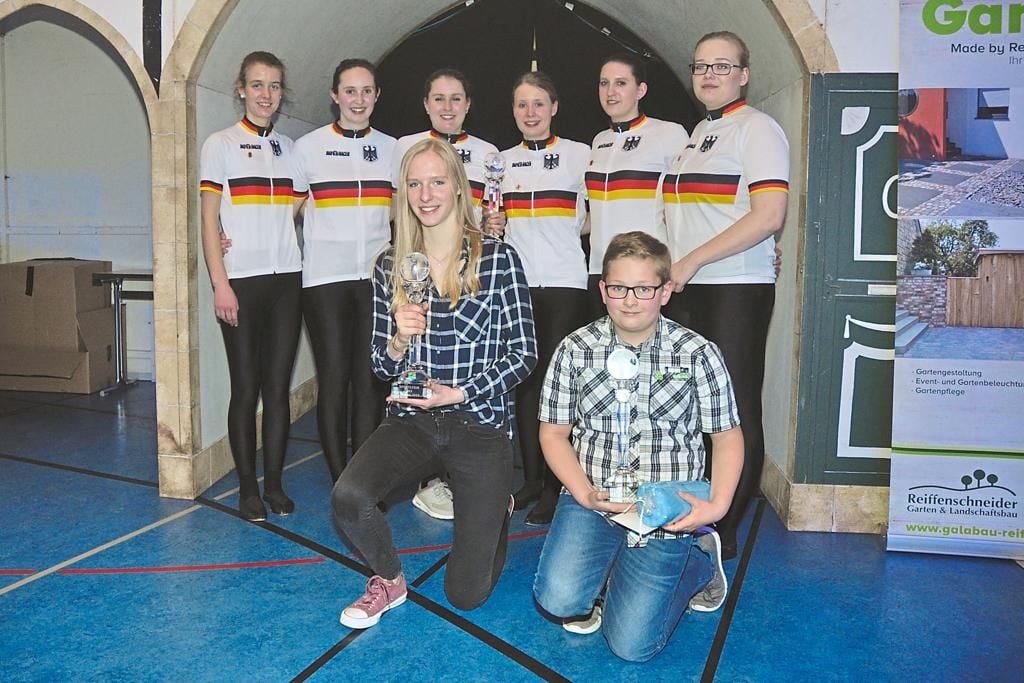 Leonie Kaiser, Leon Zemella und SG-Einrad-Damen auf Platz eins