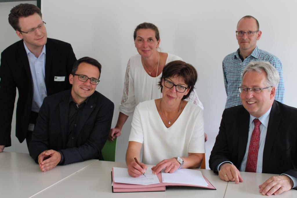 Hand in Hand für Ausbildungin Gesundheitsberufen