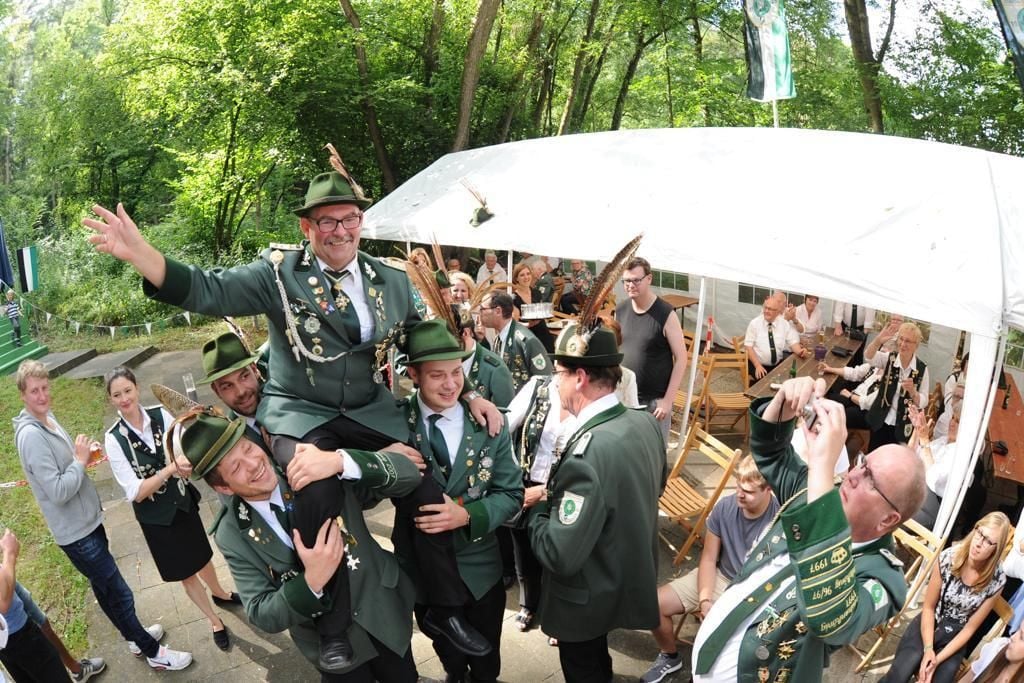 Gerald Laker regiert das Schützenvolk