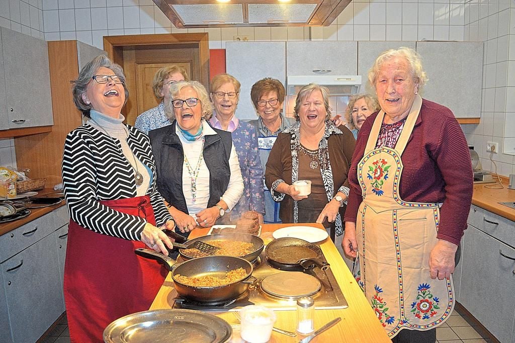 Wurstebrot mit Apfelscheiben