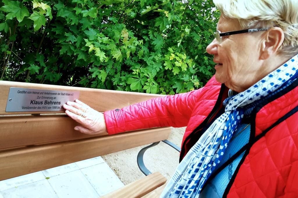 Bank am Turm lädt zum Verweilen ein