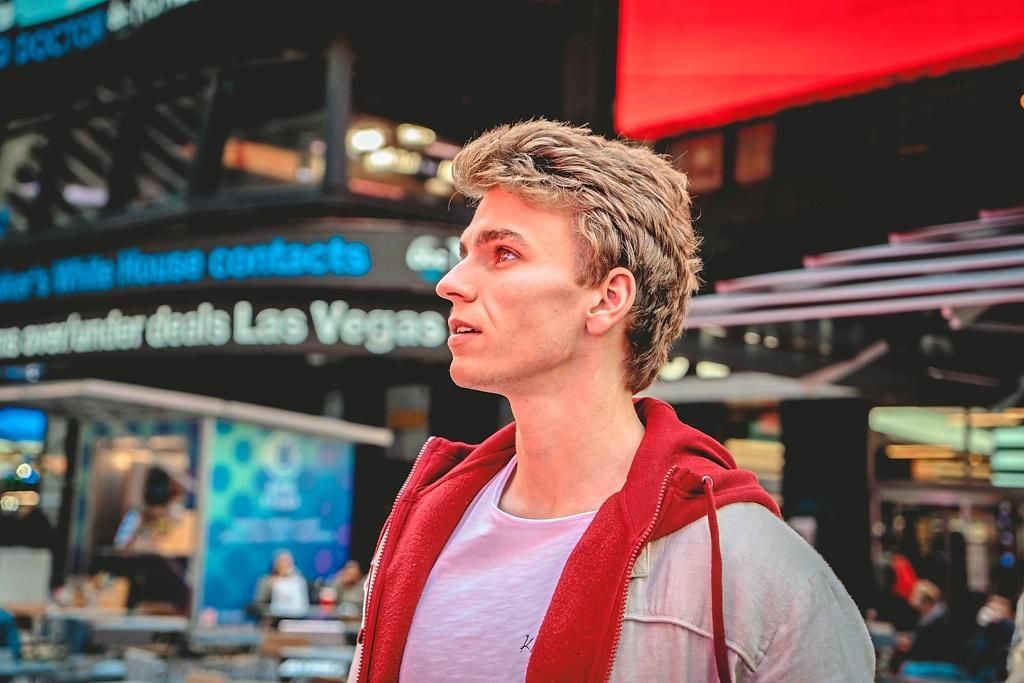 André Fischer freut sich über Nachwuchspreis