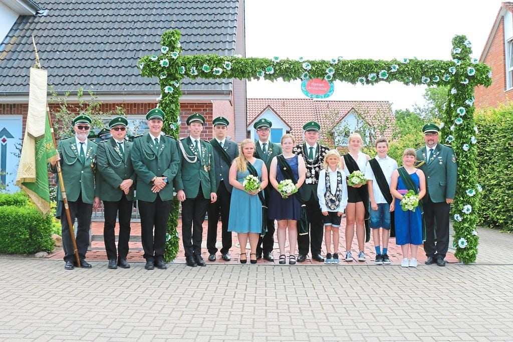 Robin Frye trägt die Königskette