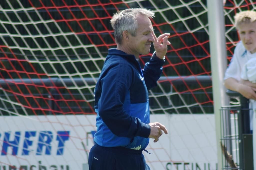 Tabellenführer will kein Favorit sein