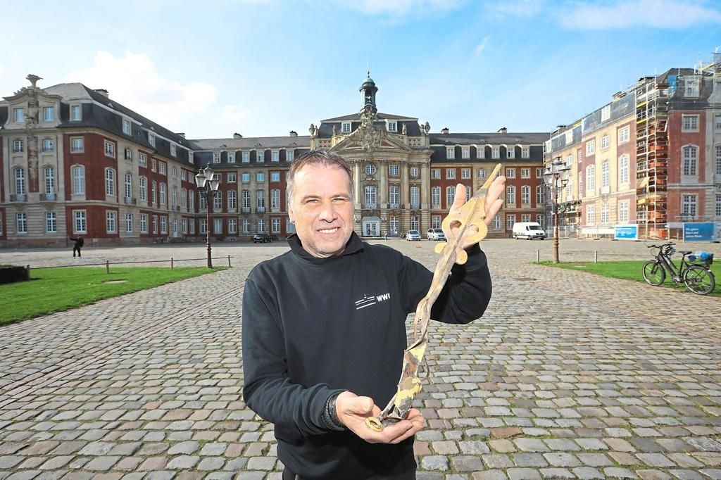 Verschwundener Zeiger ist nach Diebstahl zurück