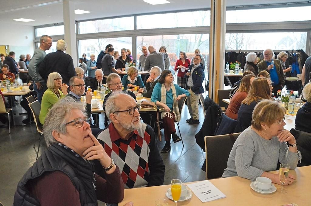 Aufstehen und aufeinander zugehen