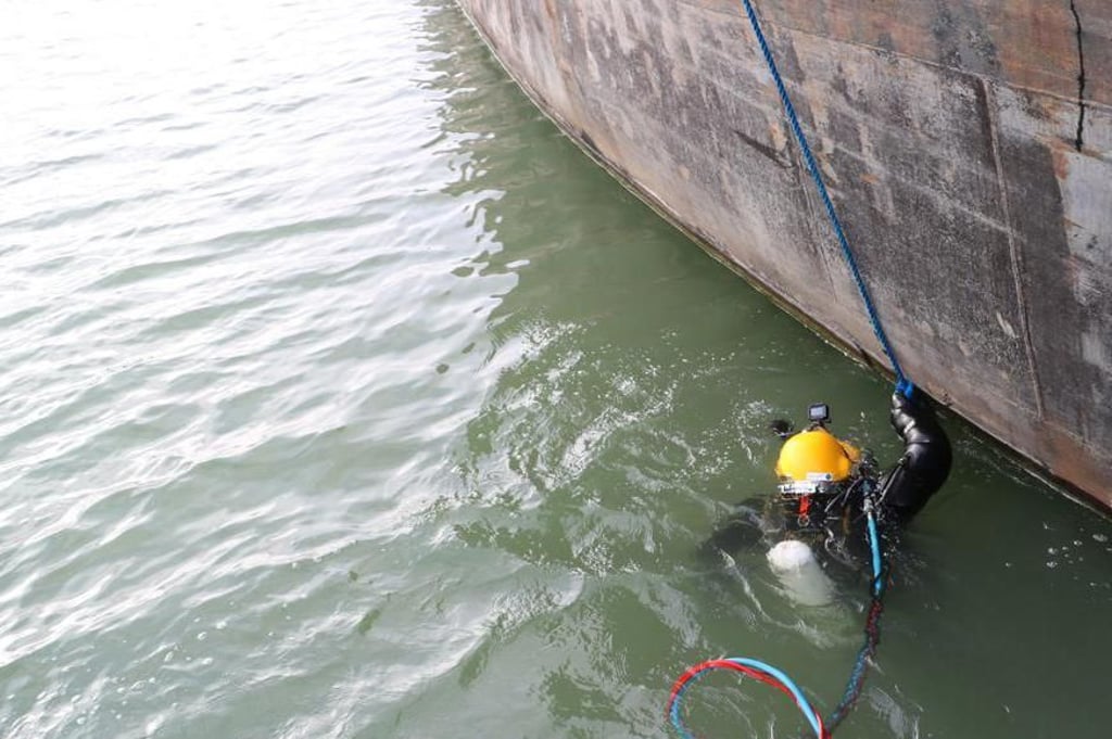 Taucher auf Tuchfühlung mit Geisterschiff „Inka“