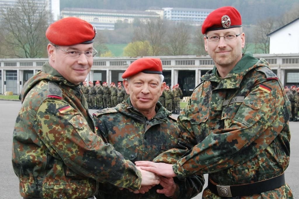 Michalek verabschiedet: Struck ist neuer Kommandeur