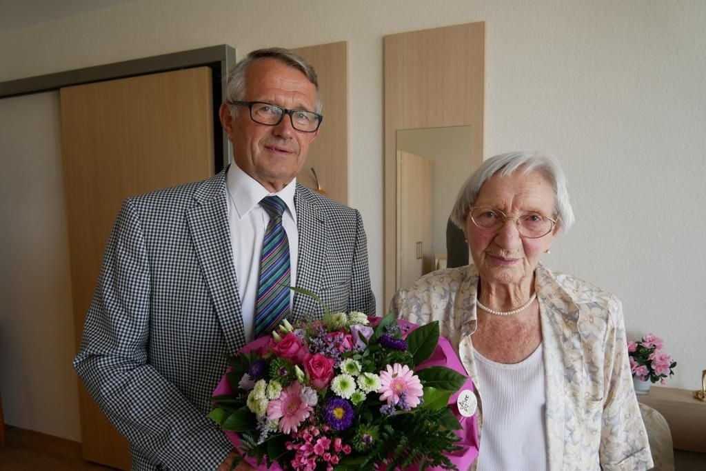 Alwine Höfer wird 102 Jahre alt