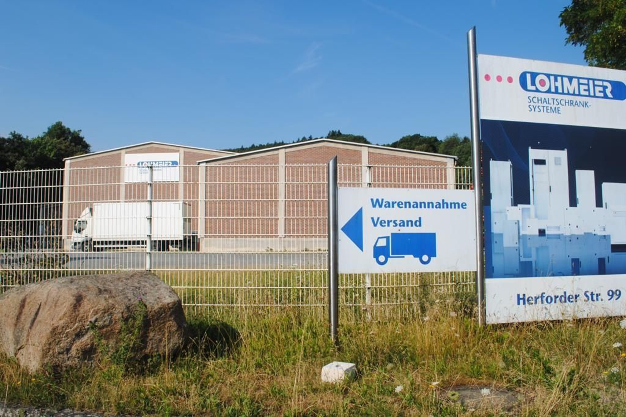 Lohmeier Schaltschrank-Systeme schließt