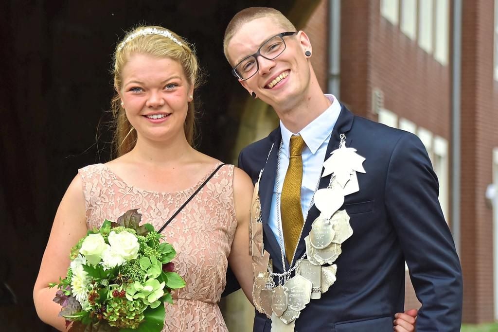 König Aaron Knüppel dankt ab