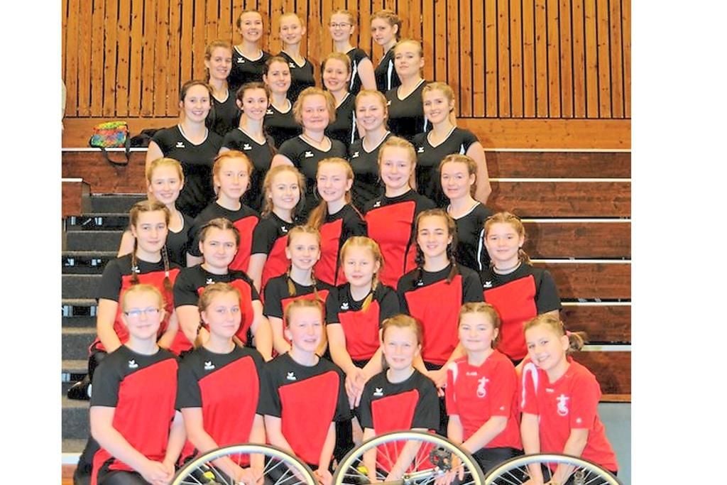 Aktive der RSG und SG Antrup-Wechte/Leeden jubeln über neun Titel