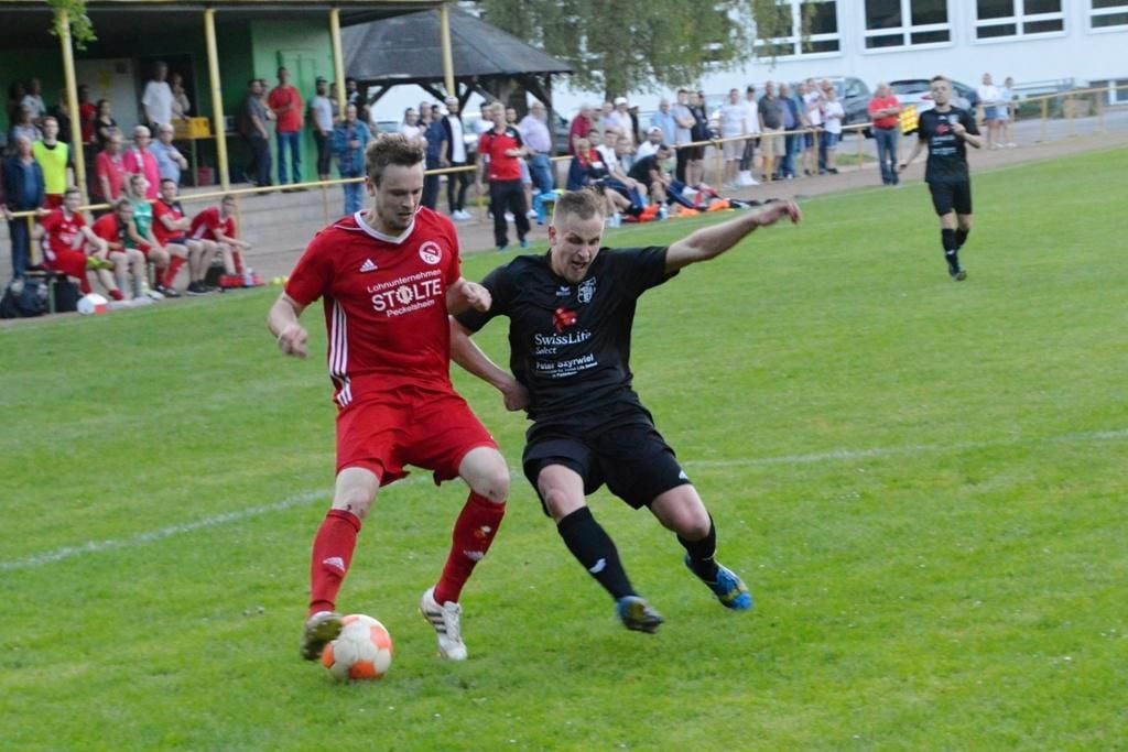 Kai Stolte trifft zum Derbysieg