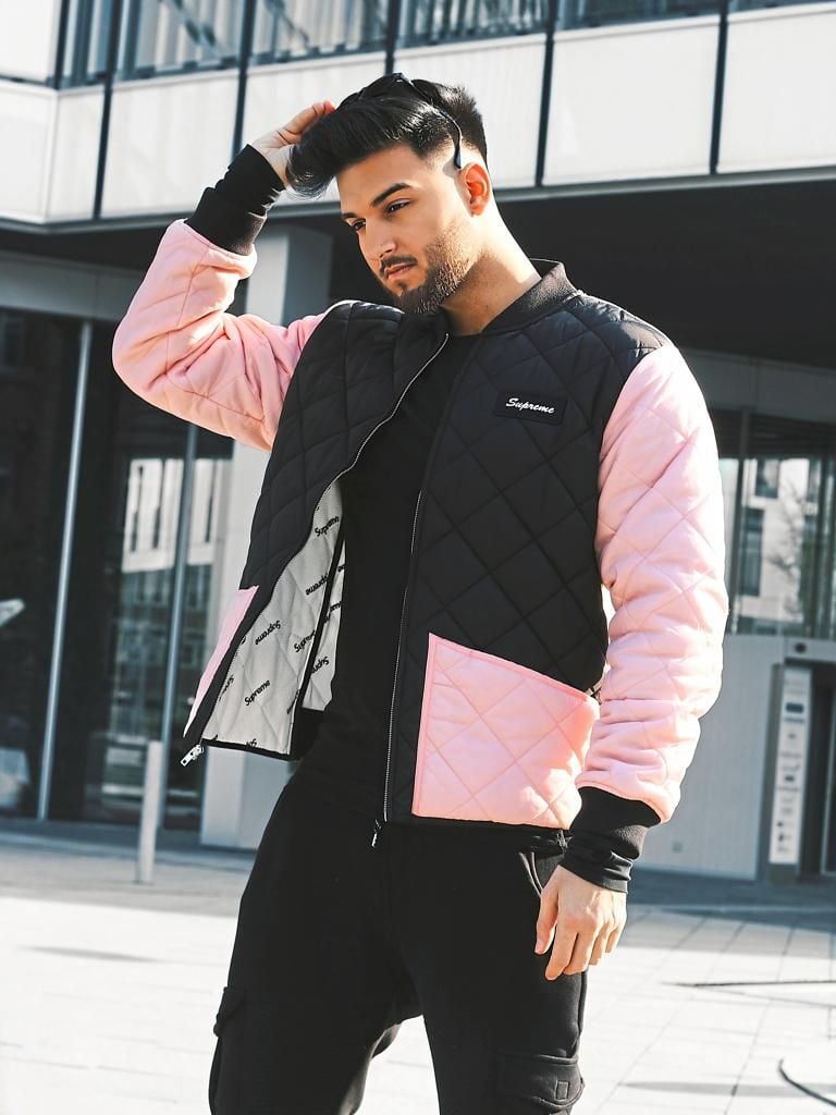 Youtube-Star ApoRed kommt in die Karderie