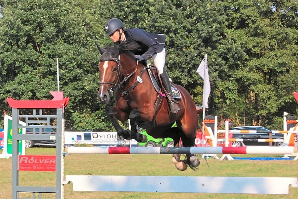 Joyce Lehmann fliegt zum Sieg