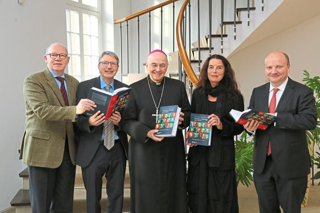 Bischöfe in schwerer Zeit beleuchtet