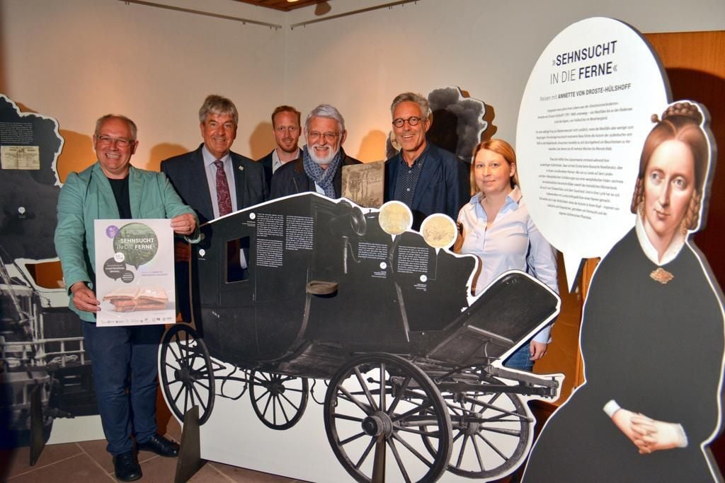 Reisende Droste steht im Mittelpunkt