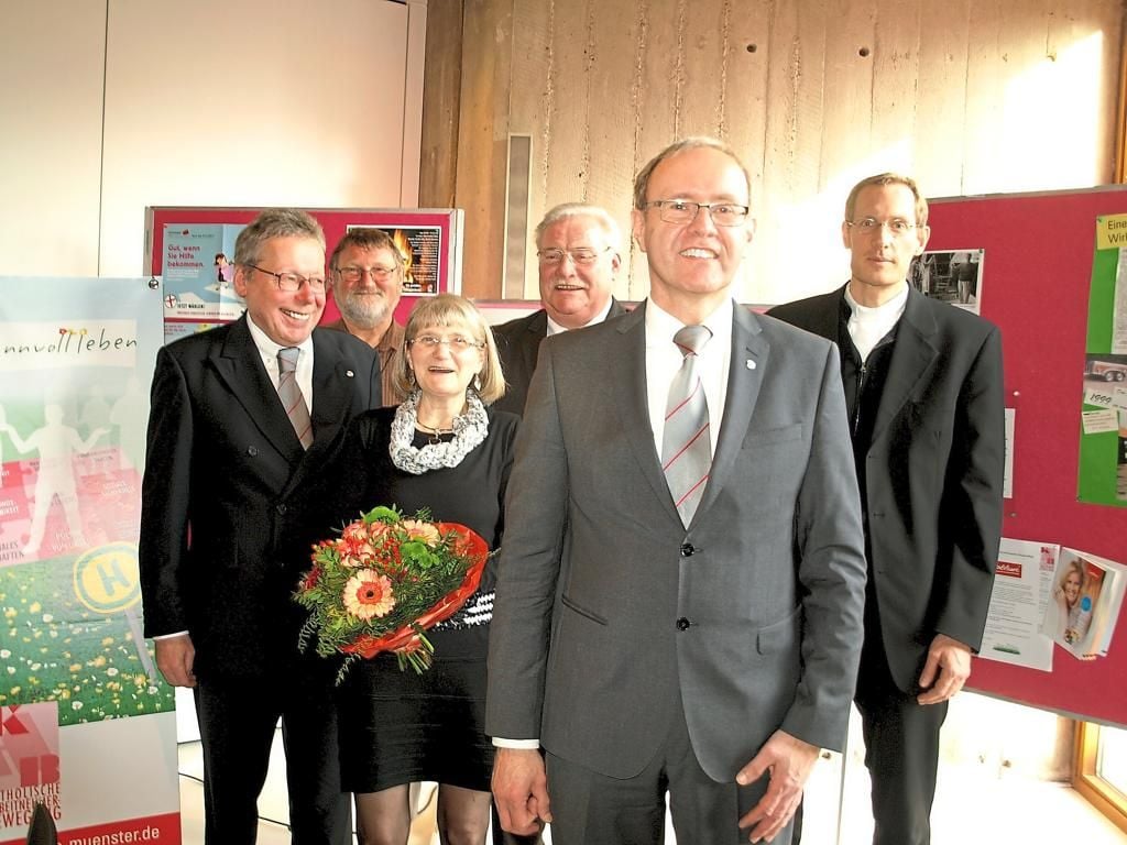 Hansen bleibt an der Spitze