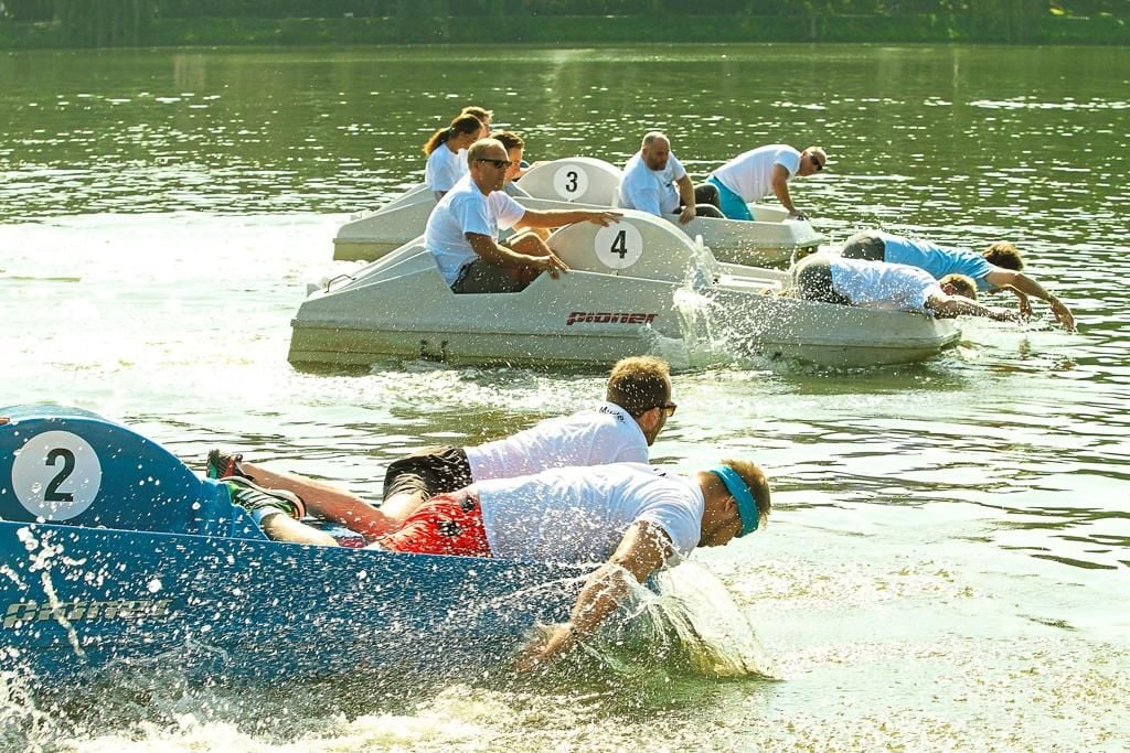 Tretboot-Rennen mit prominenter Unterstützung