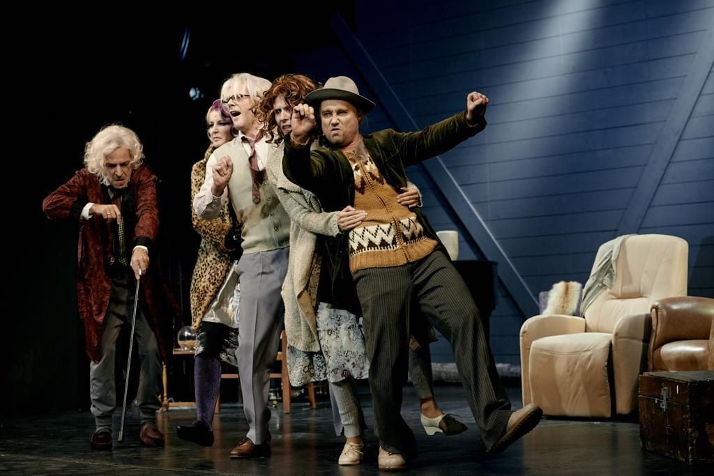 32 Neuinszenierungen am Theater