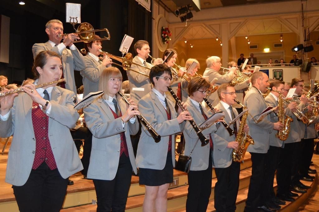 »Riesen-Orchester« begeistert Hunderte