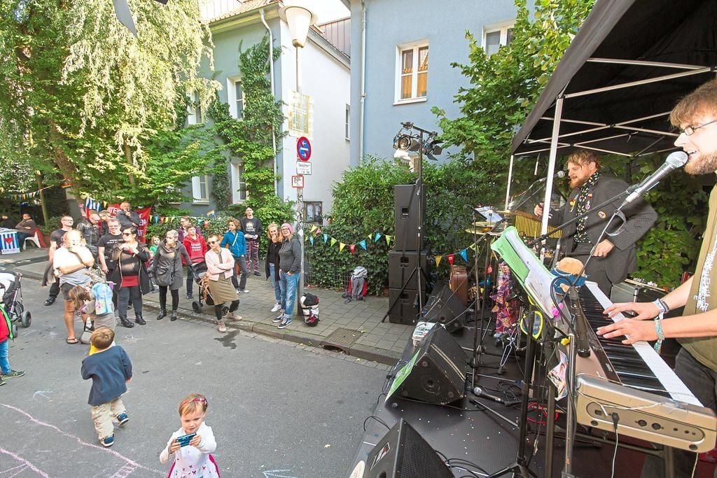 Breuler feiern mit echten Knierften