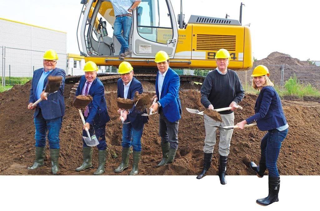 Spatenstich für neue Halle und Büros