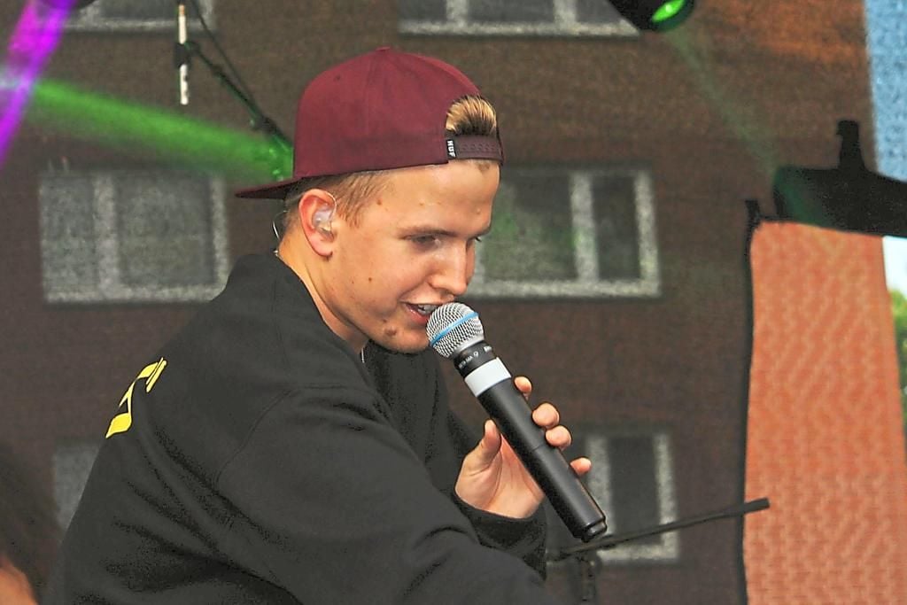 Kayef rappt im Hansaviertel