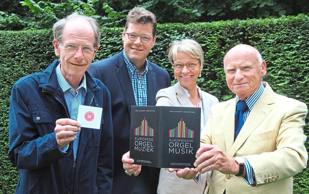 Domfreunde lassen die Orgel klingen