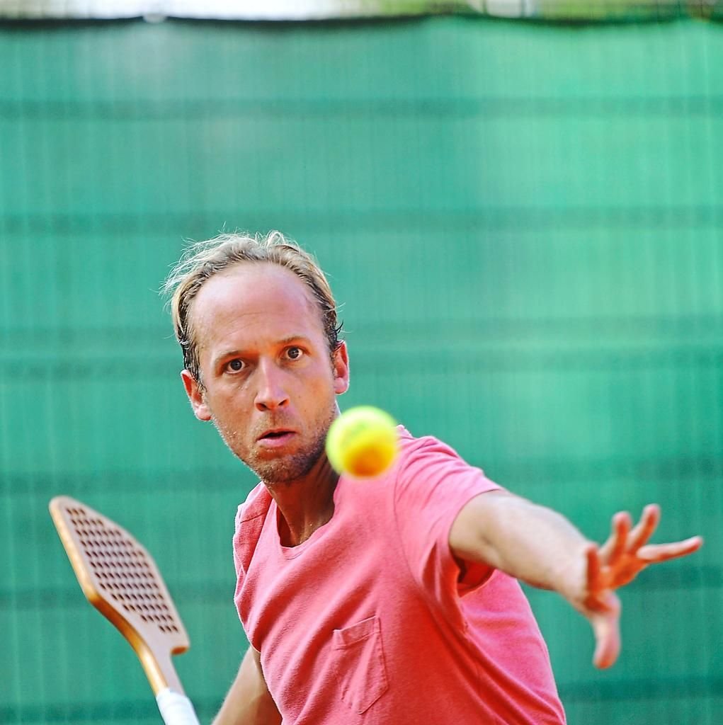 Michael Thiemann erfüllt die Mission Triple