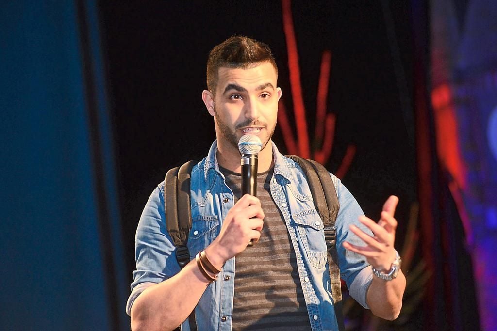 Amjad schafft Verbindung durch die Magie des Lachens in Ostbevern